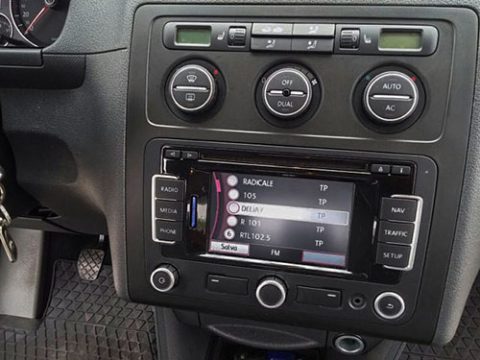 VW Caddy Radioblenden Set ab 2003 schwarz – Autoradio Einbau Tipps ...